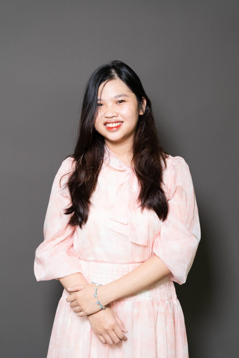 Cô Nguyễn Thị Linh Chi - Câu lạc bộ toán học muôn màu